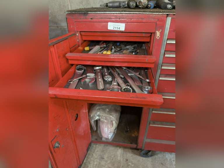 CONTENTS OF LEFT SIDE CABINET OF SNAP-ON RED TOOL CABINET INCLUDING ...