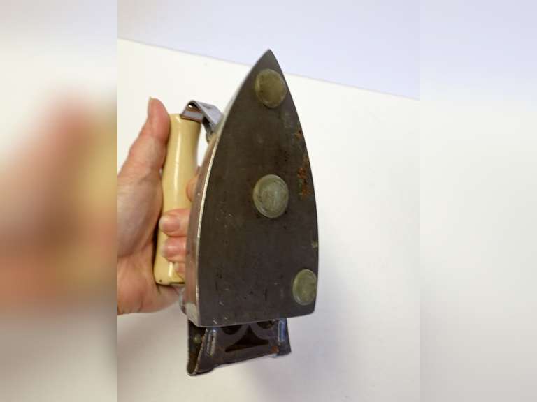 General Electric Hotpoint Calrod Iron - L.W. Benton Company, Inc.