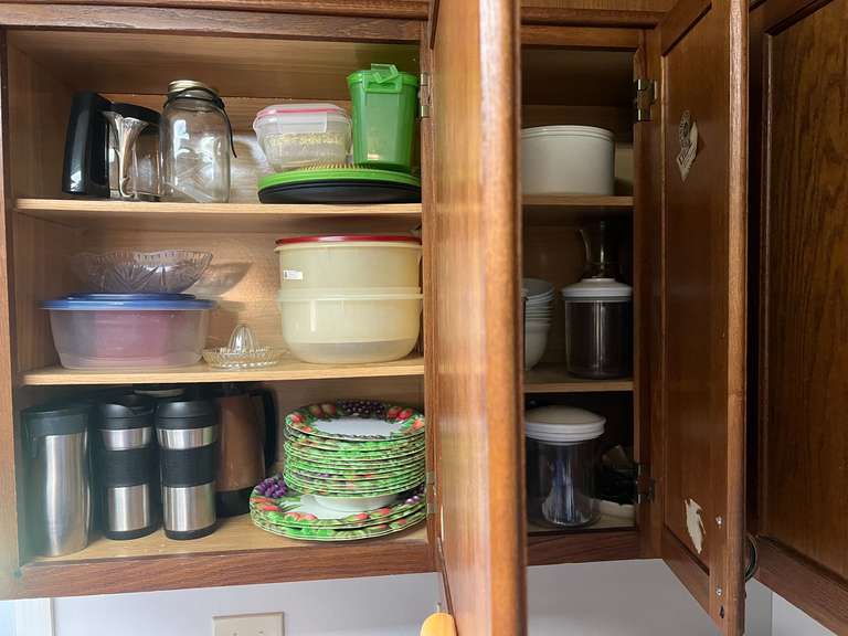 KIT… Upper kitchen cabinet lot marked 1247 to include assorted dishware ...