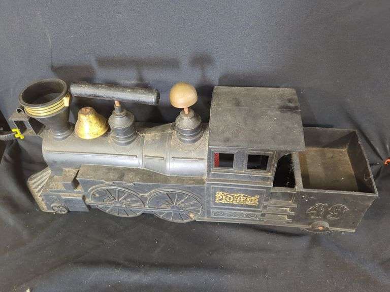 8M- LOUIS MARX & CO TRAIN - Ford Brothers, Inc.