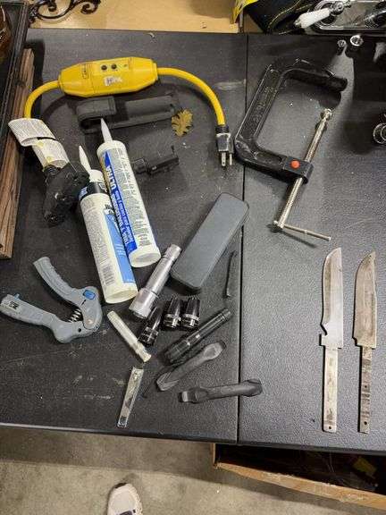 LOT W/ TUB & TILE SEALANT- WINDOW & DOOR CAULK- TOWER GFCI CORD W ...