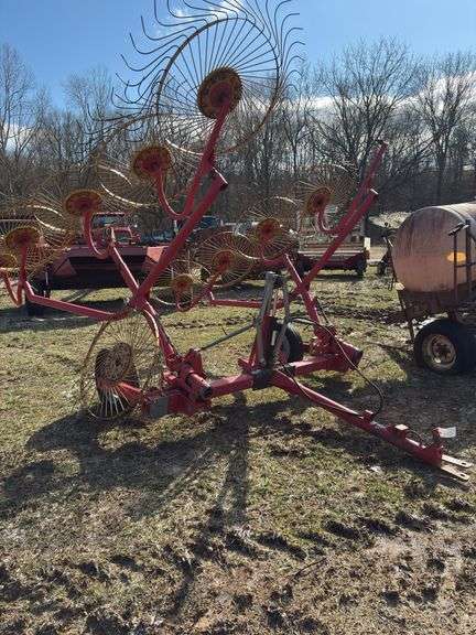 L10- 10 WHEEL HAY RAKE - Ford Brothers, Inc.