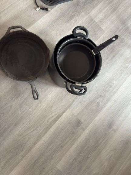 Lodge Cast Iron Griddle and Assorted Cookware Set - Ford Brothers, Inc.