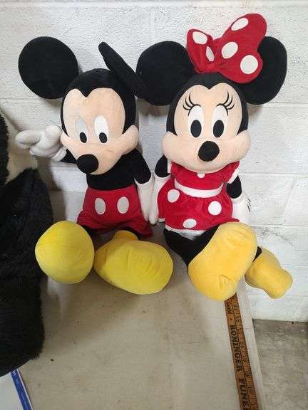 DISNEY MICKEY AND MINNIE MOUSE STUFFED ANIMALS - Ford Brothers, Inc.