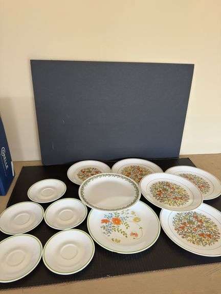Corelle Dinnerware Set - Plates and Saucers - Floral Patterns - Ford ...
