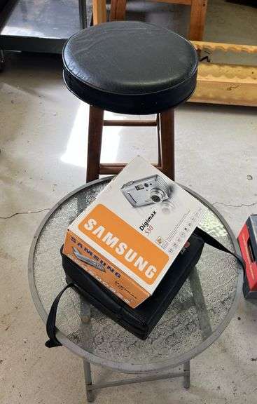 Samsung Digimax 530 Digital Camera - Ford Brothers, Inc.