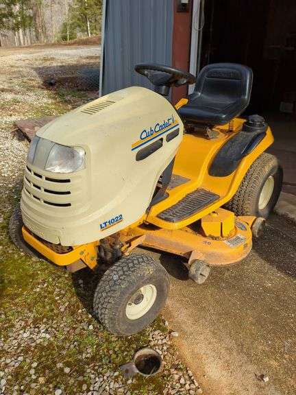 Cub Cadet LT1022 Riding Lawn Mower with 46" Cut Deck - Ford Brothers, Inc.