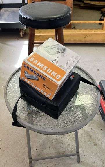 Samsung Digimax 530 Digital Camera - Ford Brothers, Inc.