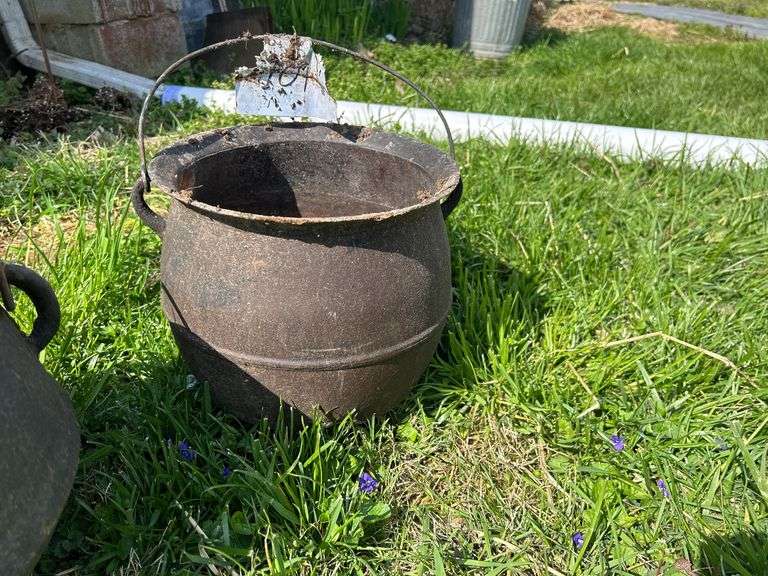 Pair of Cast Iron Cooking Pots with Handles - Ford Brothers, Inc.