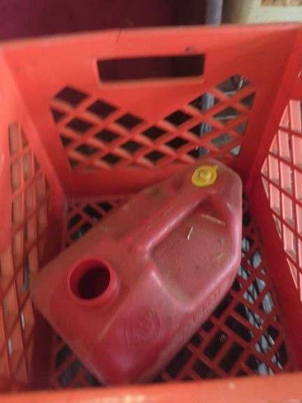 Mixed Lot: Barrel, Buckets, Oil Catch and More - Ford Brothers, Inc.