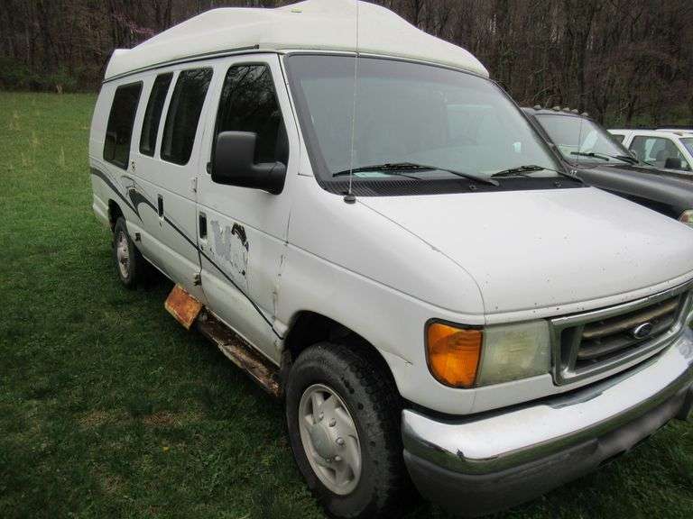 2004 Ford Econoline E-350 Van - Ford Brothers, Inc.