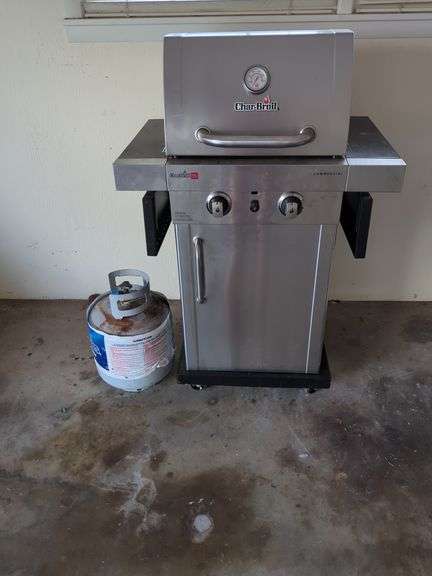 Char-Broil Commercial Series 2-Burner Gas Grill with Propane Tank ...