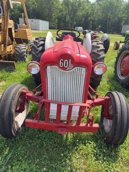 L9- FORD 601 WORKMASTER TRACTOR - Ford Brothers, Inc.