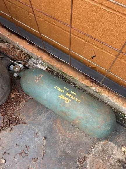 Welding Gas Tanks and Rack - Ford Brothers, Inc.