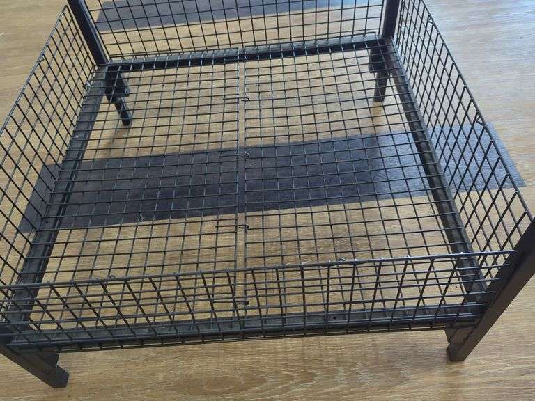 Metal Wire Display Stand - Ford Brothers, Inc.