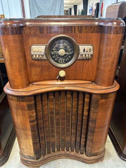 Zenith Long Distance Radio - Ford Brothers, Inc.