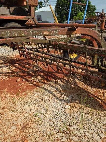New Idea Hay Rake, Model 403 - Ford Brothers, Inc.