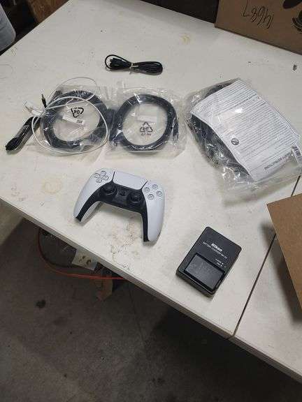 PLAYSTATION WIRELESS CONTROLLER - NIKON CHARGER - HDMI CABLES - Ford ...