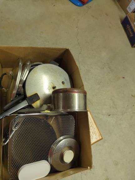 Assorted Cookware Lot: Pots, Pans, and More - Ford Brothers, Inc.