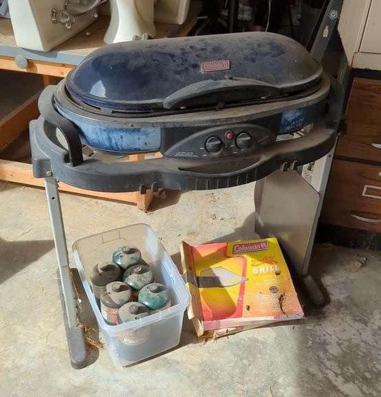 Coleman 2 Burner Cook Stove, Model RT1-087848, With Seven Coleman 16.4 ...