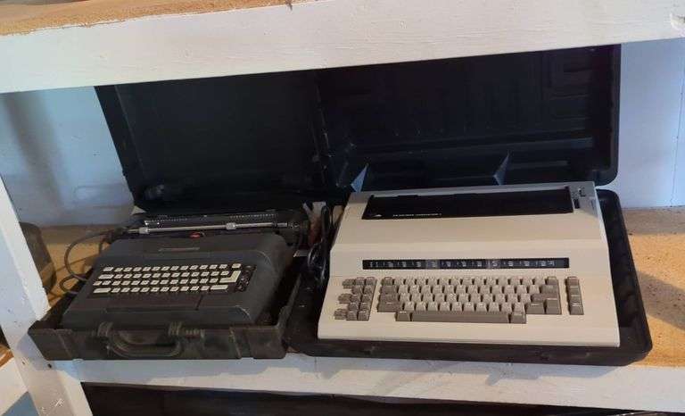 Olivetti Lexikon 83DL Electric Typewriter In Carry Case, And Sears ...