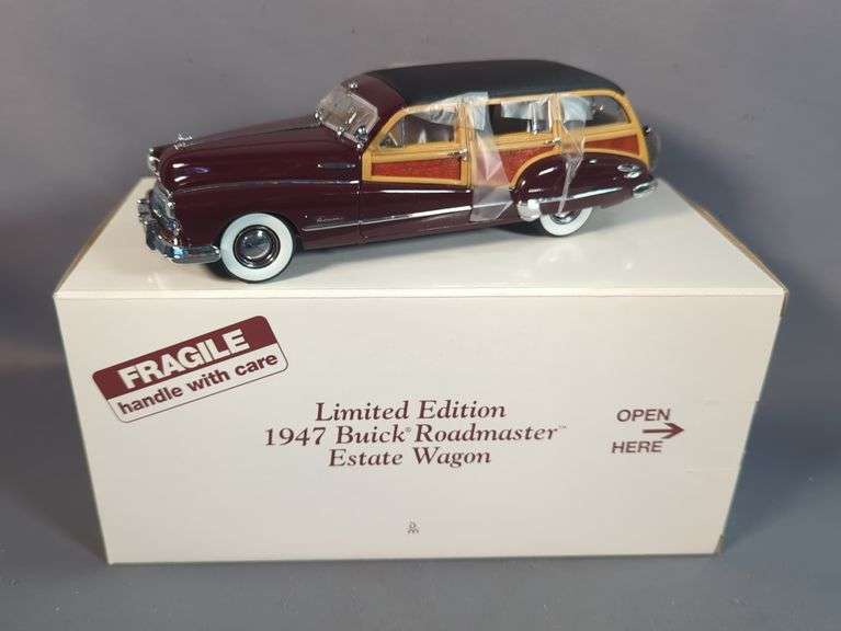 Danbury Mint 1947 Buick Roadmaster Estate Wagon Diecast Car, 1:24 Scale ...