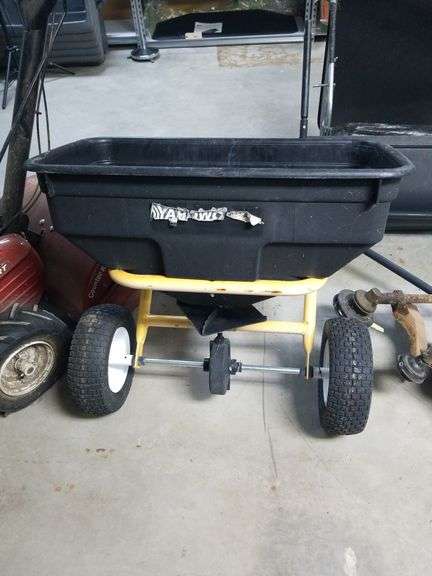 Yardworks 125 LBS Pull Behind Broadcast Spreader With Air Tires - Mayo ...