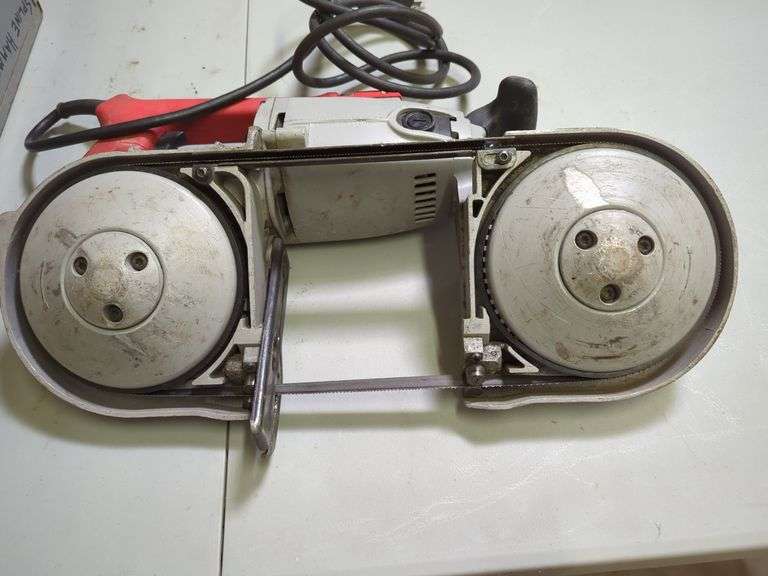 Milwaukee Heavy Duty Band Saw, Serial No 678J405231452 - Mayo Auction ...