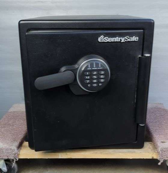 Centry Safe, Electronic Code Safe, Model H98925653, 17.5" x 16.25" x 18 ...