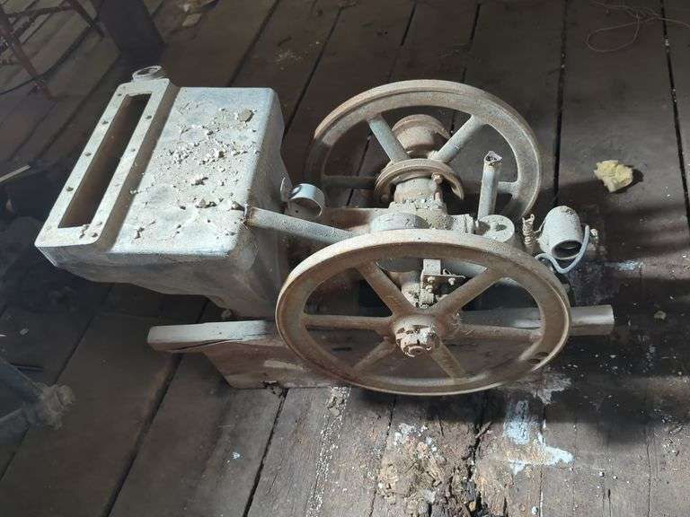 Vintage Stationary Engine - Mayo Auction & Realty