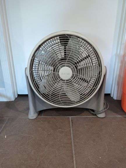 Holmes Box Fan - Mayo Auction & Realty