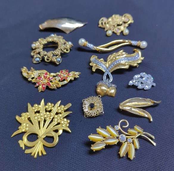 Women's Brooch Collection, Qty 11 - Mayo Auction & Realty
