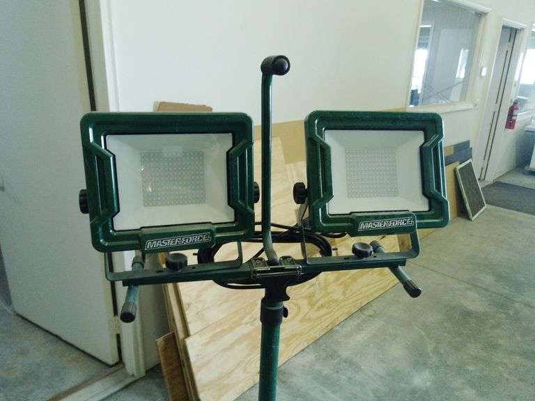 Masterforce Twin Head Work Light On Adjustable Tripod Stand - Mayo ...