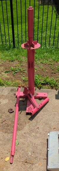 Heavy Duty Pipe Jack Stand - Mayo Auction & Realty
