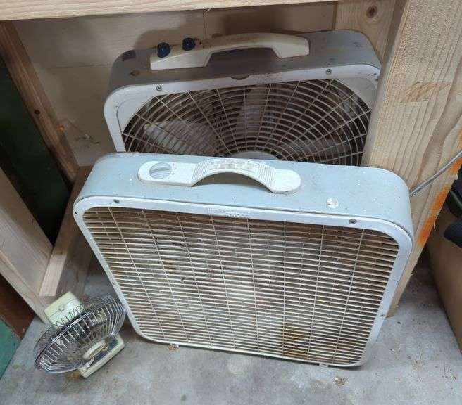 Box Fans, Qty 2 & Table Fan - Mayo Auction & Realty