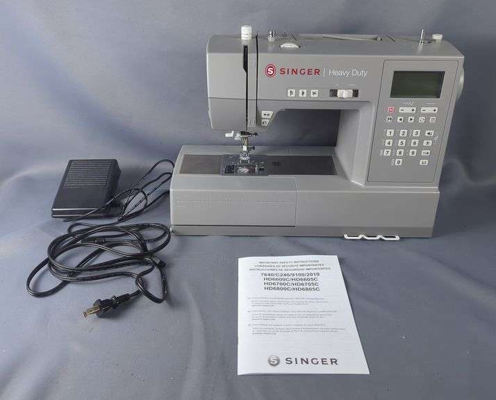 Singer 6800C Heavy Duty Sewing Machine - Mayo Auction & Realty