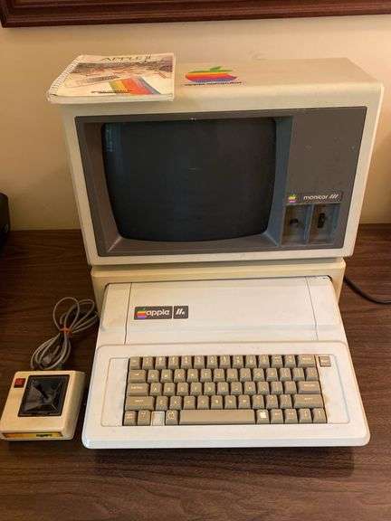 Vintage Apple II computer with accessories - Curran Miller Auction ...