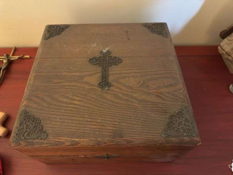 Antique Victorian Last Rites Sick Call Box - Curran Miller Auction ...