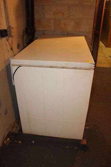 Unico Chest Freezer - Barr Realty & Auction Company, Inc.