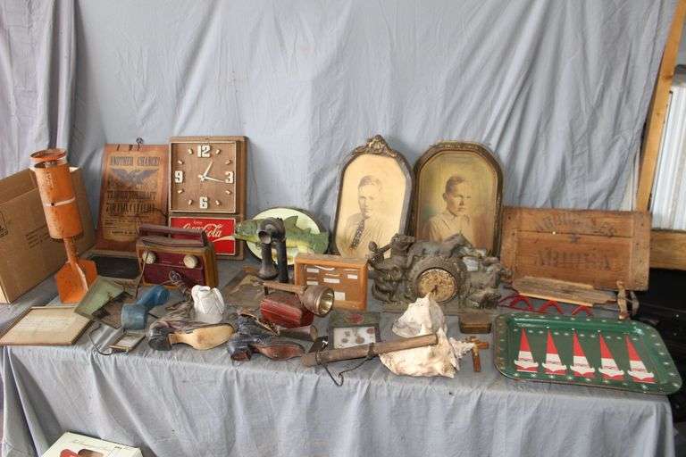 Ambuckers Wooden Box Side, Christmas Tin Serving Tray, Singing and ...