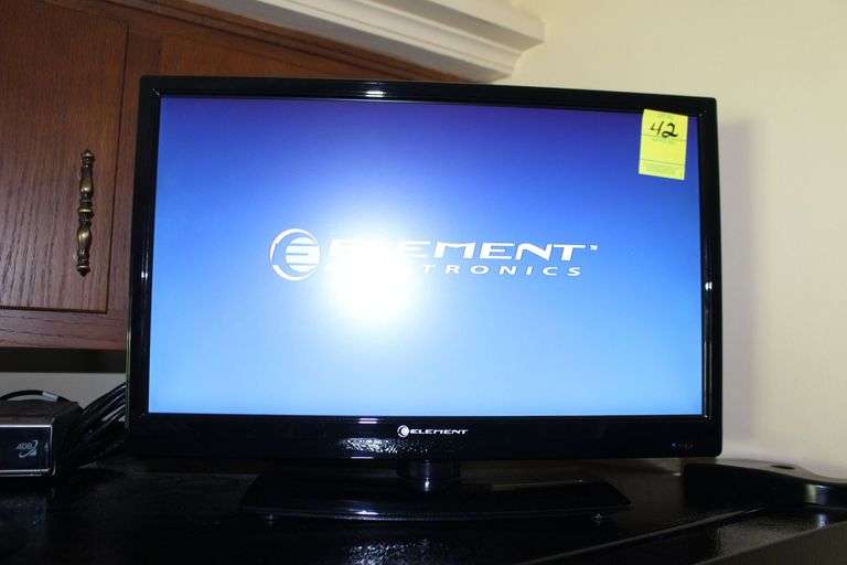 18 Inch Element TV - Barr Realty & Auction Company, Inc.