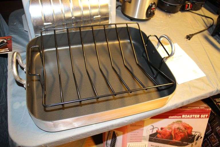 Crofton 1.5 Quart Slow Cooker, Crofton Electric Skillet with Glass Lid ...