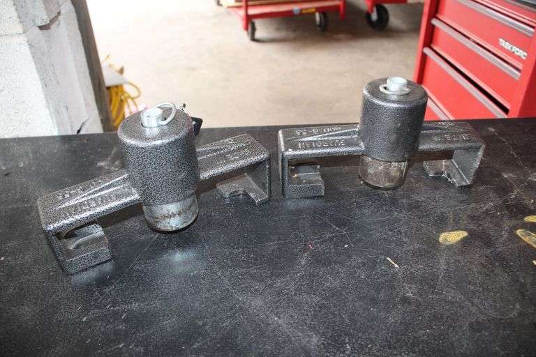 Guardian Trailer Lock - Barr Realty & Auction Company, Inc.