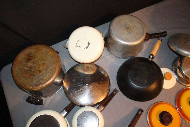 Pots, Pans, Pressure Cooker, Tea Pot, and Skillet - Barr Realty ...