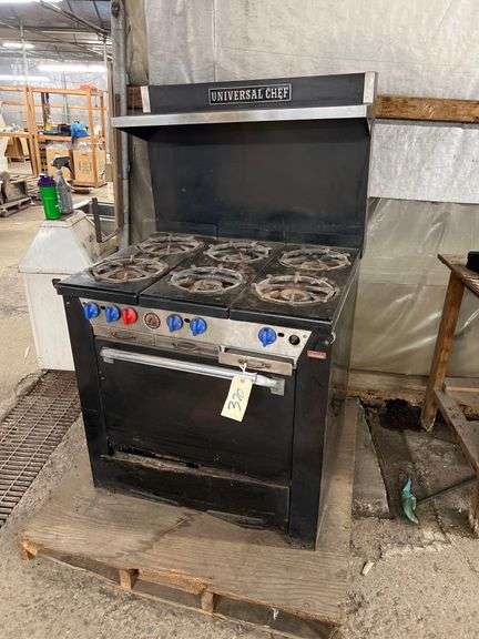Vintage Universal Chef Stove; 6 Burner Top - Hostetter Auctioneers