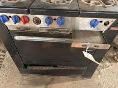 Vintage Universal Chef Stove; 6 Burner Top - Hostetter Auctioneers