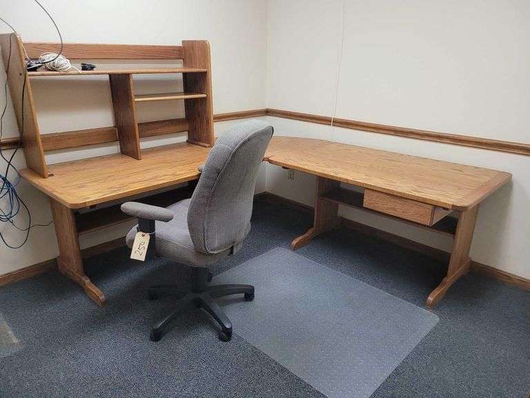 3 Piece L Shaped Desk - Office Chair - Hostetter Auctioneers