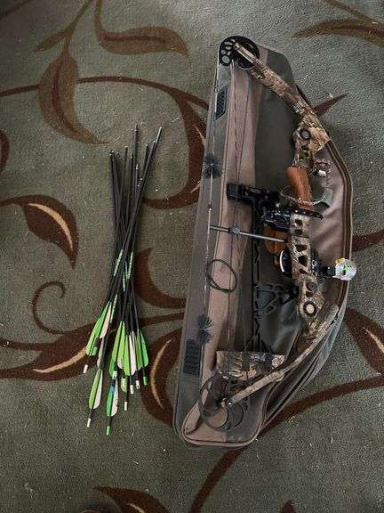 Mathews Compound Bow with case - Hostetter Auctioneers