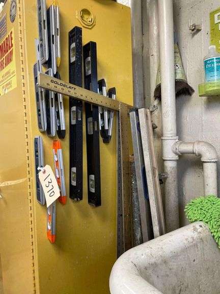 15 Levels Of Various Sizes with 2 T Squares - Hostetter Auctioneers