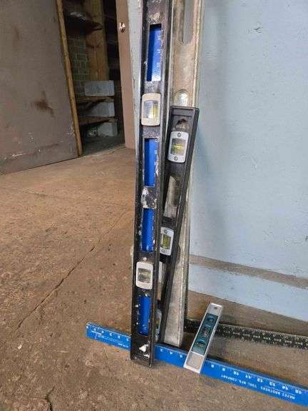 T Squares Level assortment - Hostetter Auctioneers